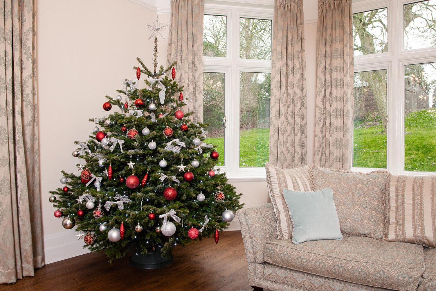 Classic Decorated Christmas Tree | Pines and Needles